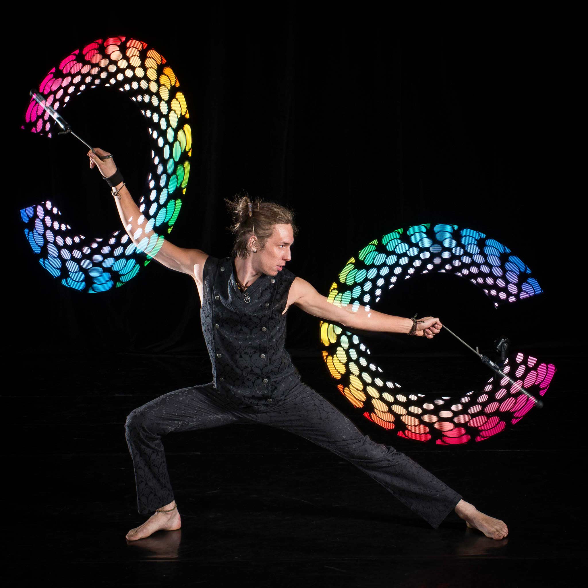 Learn Poi Spinning - Pyroterra Lighttoys